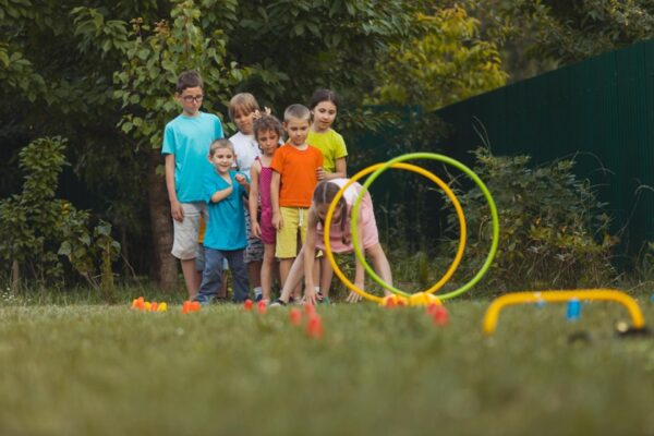 5 Of The Best Outdoor Games To Play With Your Family - ActWitty